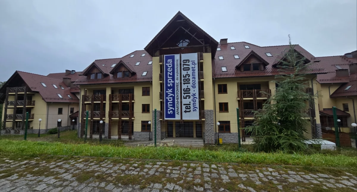 Apartamentowiec widmo w Szklarskiej Porębie wystawiony na sprzedaż ...